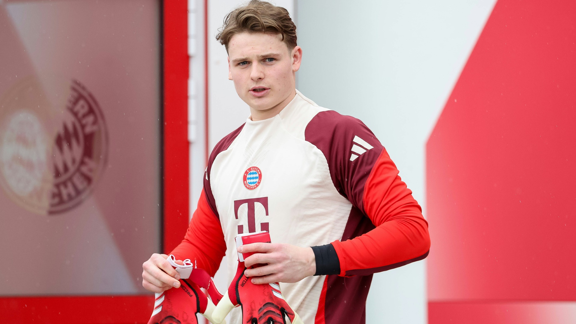 Urbig ist „überzeugt“ vom „großen Schritt“ zum FC Bayern – abseits.at
