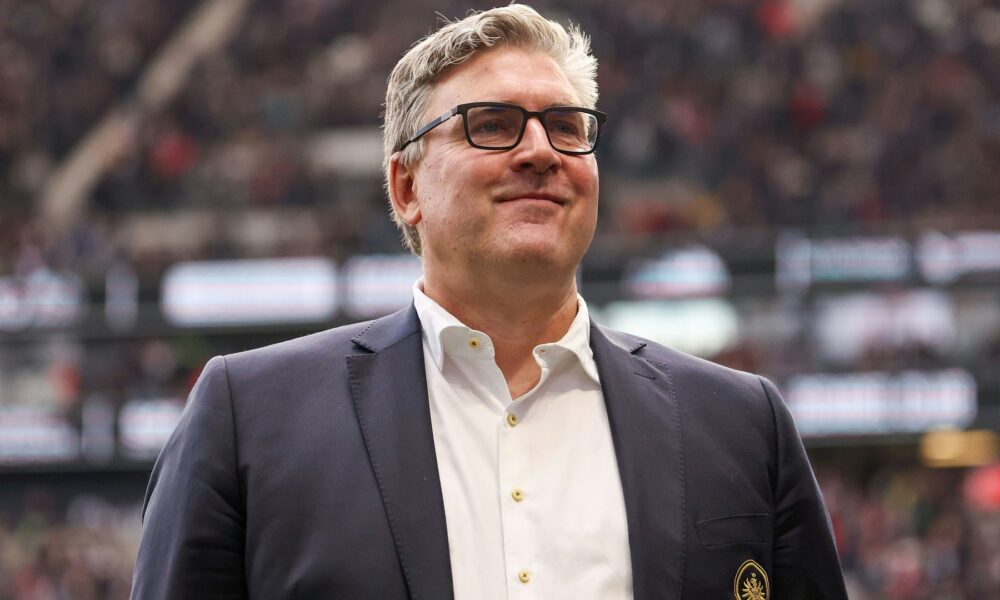 Vertrag verlängert: Boss Hellmann bleibt der Eintracht treu